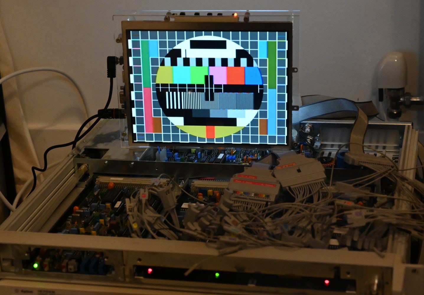 A quick look at some pattern generators (PM5631/PM5644) – Matt's Tech Pages